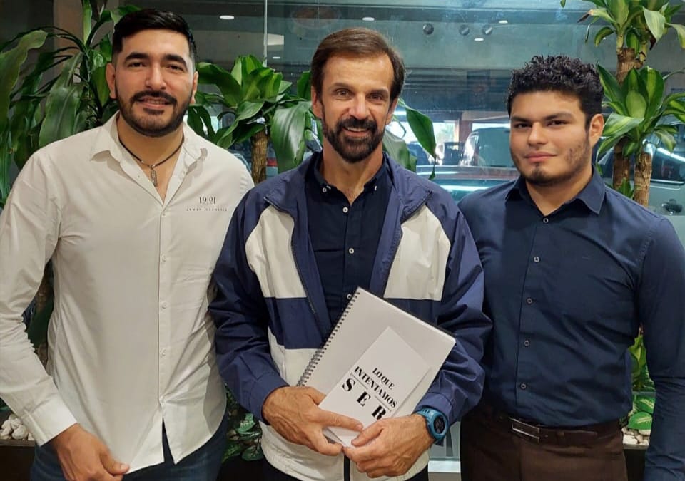 Presentan parte del elenco de la película "Lo que intentamos ser" de ...