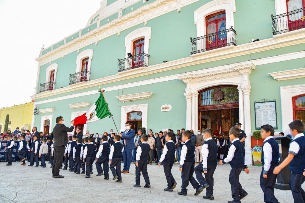 Celebrar a la bandera es celebrar nuestra identidad mexicana: Salvador ...