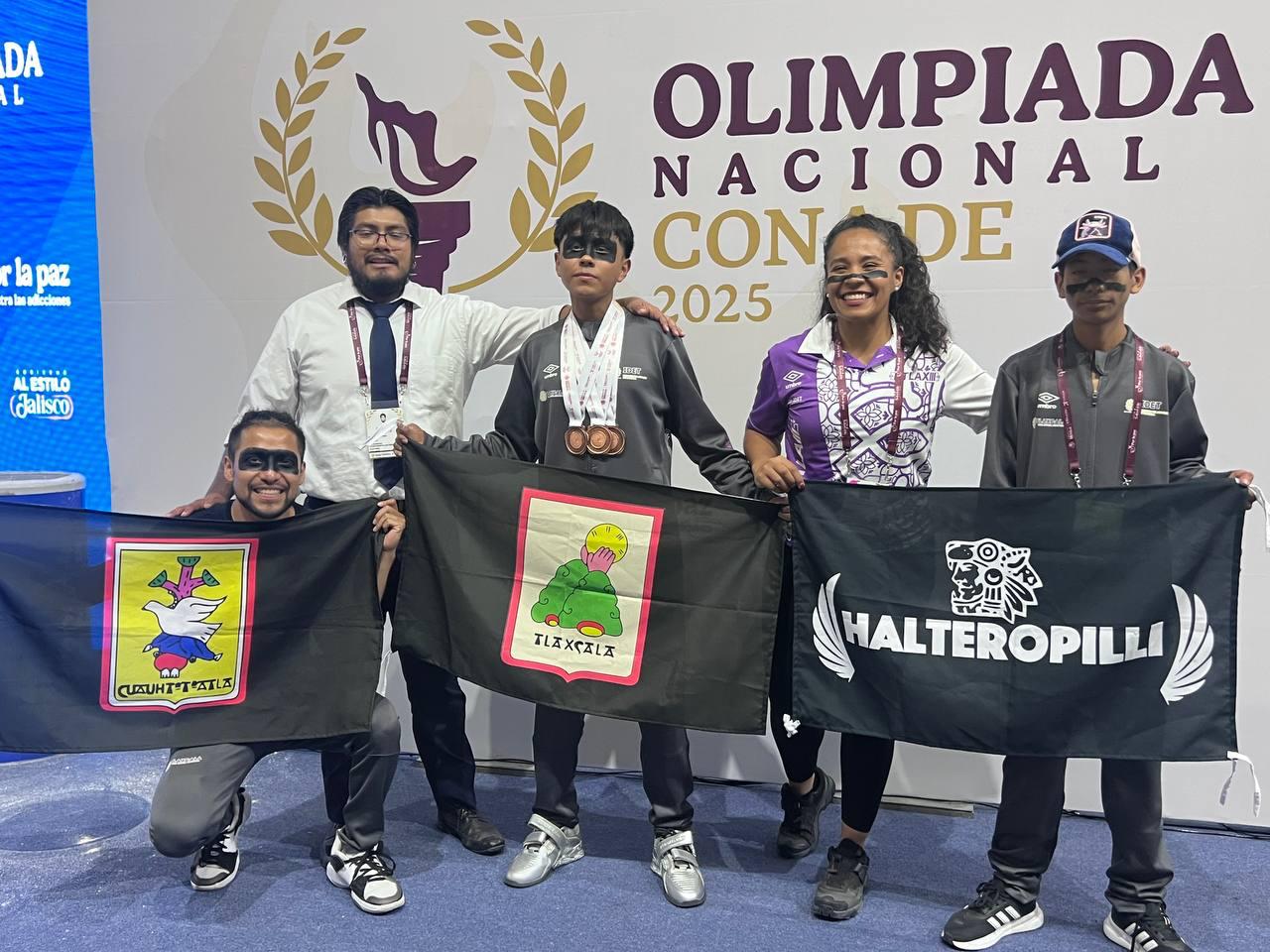 Fabián Gabriel Cázares gana tres medallas de bronce en halterofilia en ...